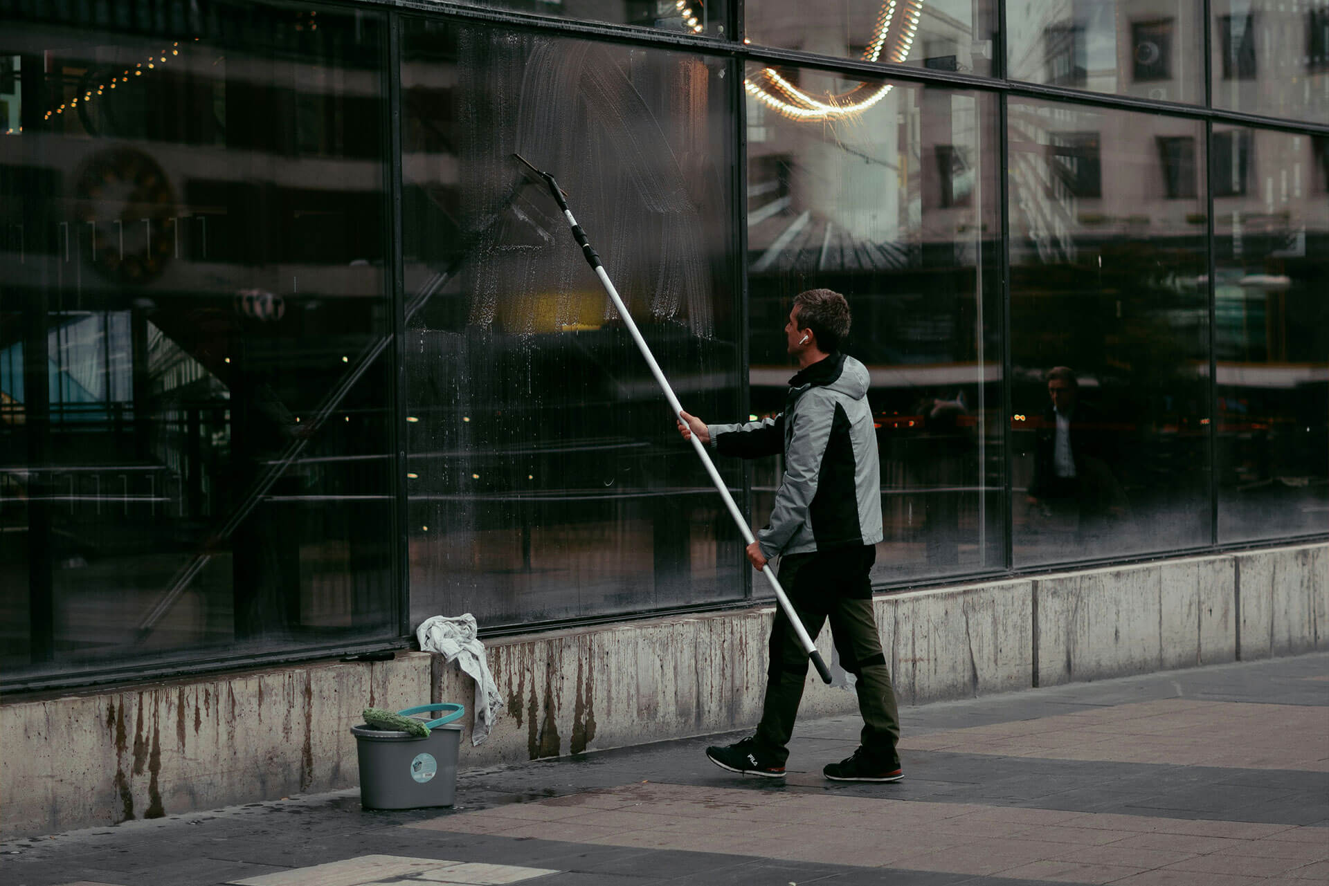 The Hidden Risks of Window Cleaning Without Insurance